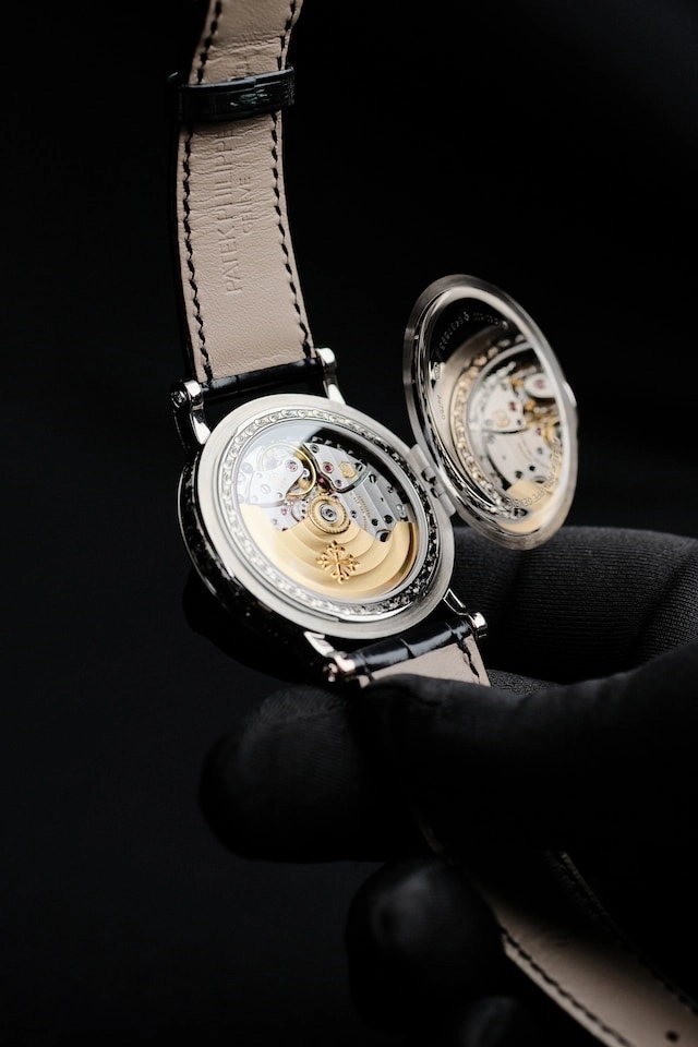 Swiss Watches: The Art, Craftsmanship, and Legacy of Timekeeping in ...